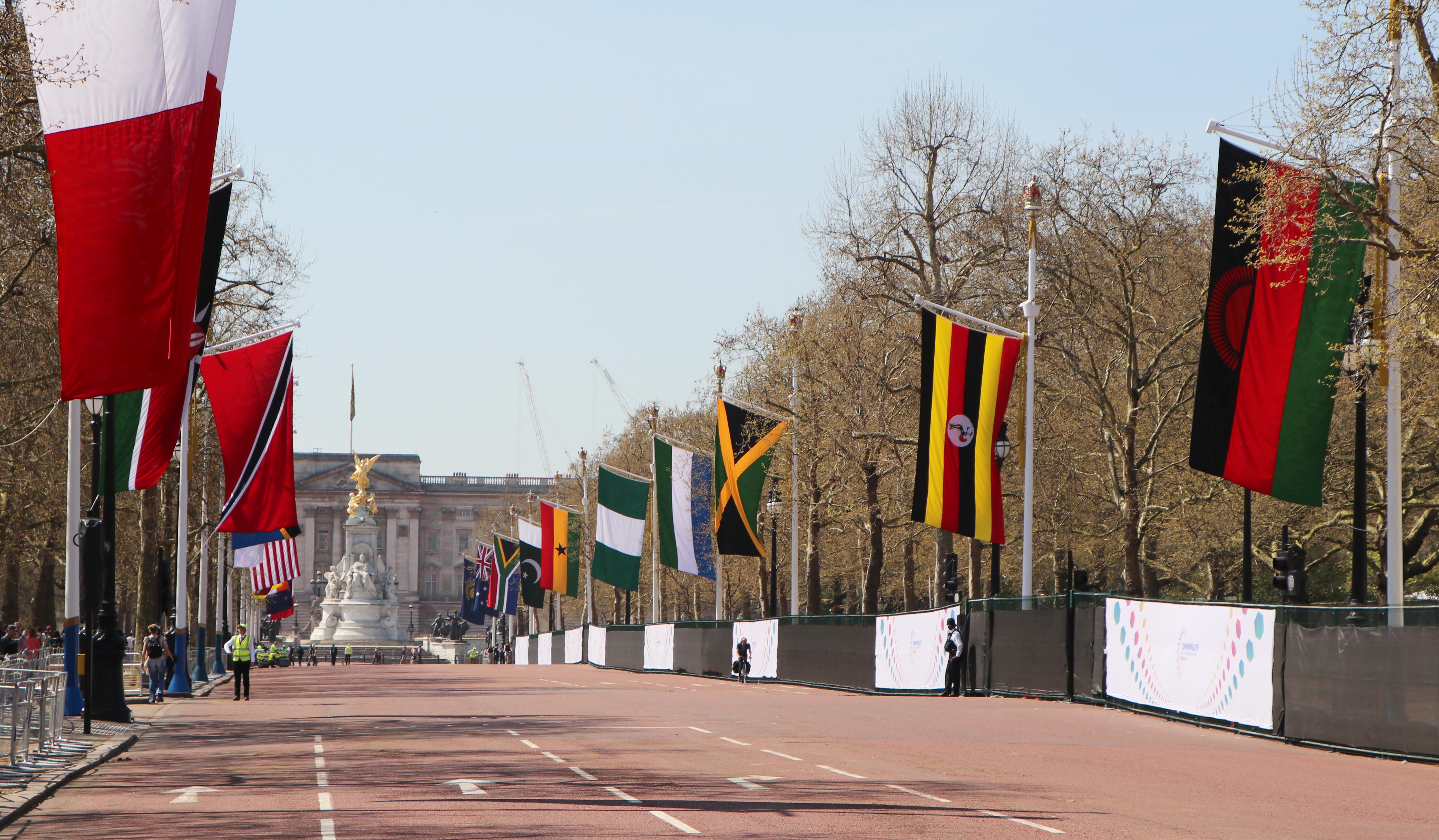 Live Barriers Protect World Leaders with Stormfence - UK Construction ...